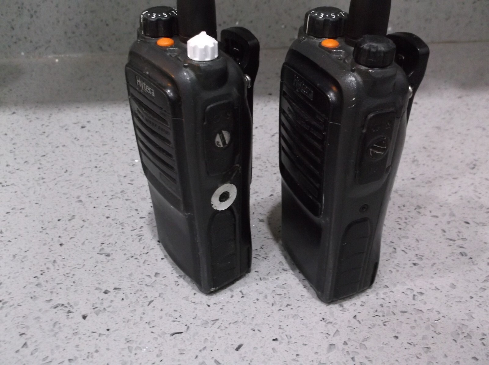 Set+Of+%282%29+HYTERA+PD702+U%282%29+Two+Way+RADIO+UHF+450-520Mhz+W%2F ...