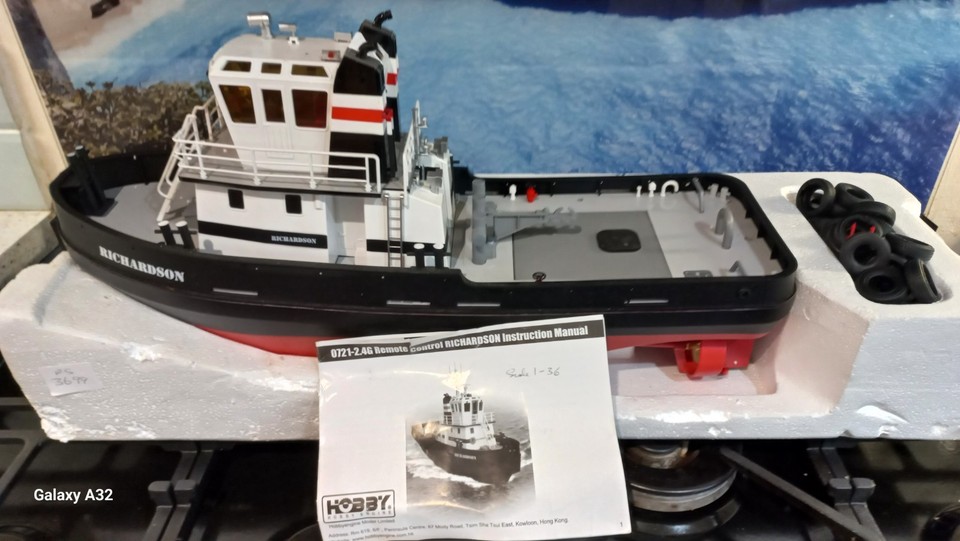Hobby Engine Radio Control Model Tug Boat 'RICHARDSON' Unused No Remote ...