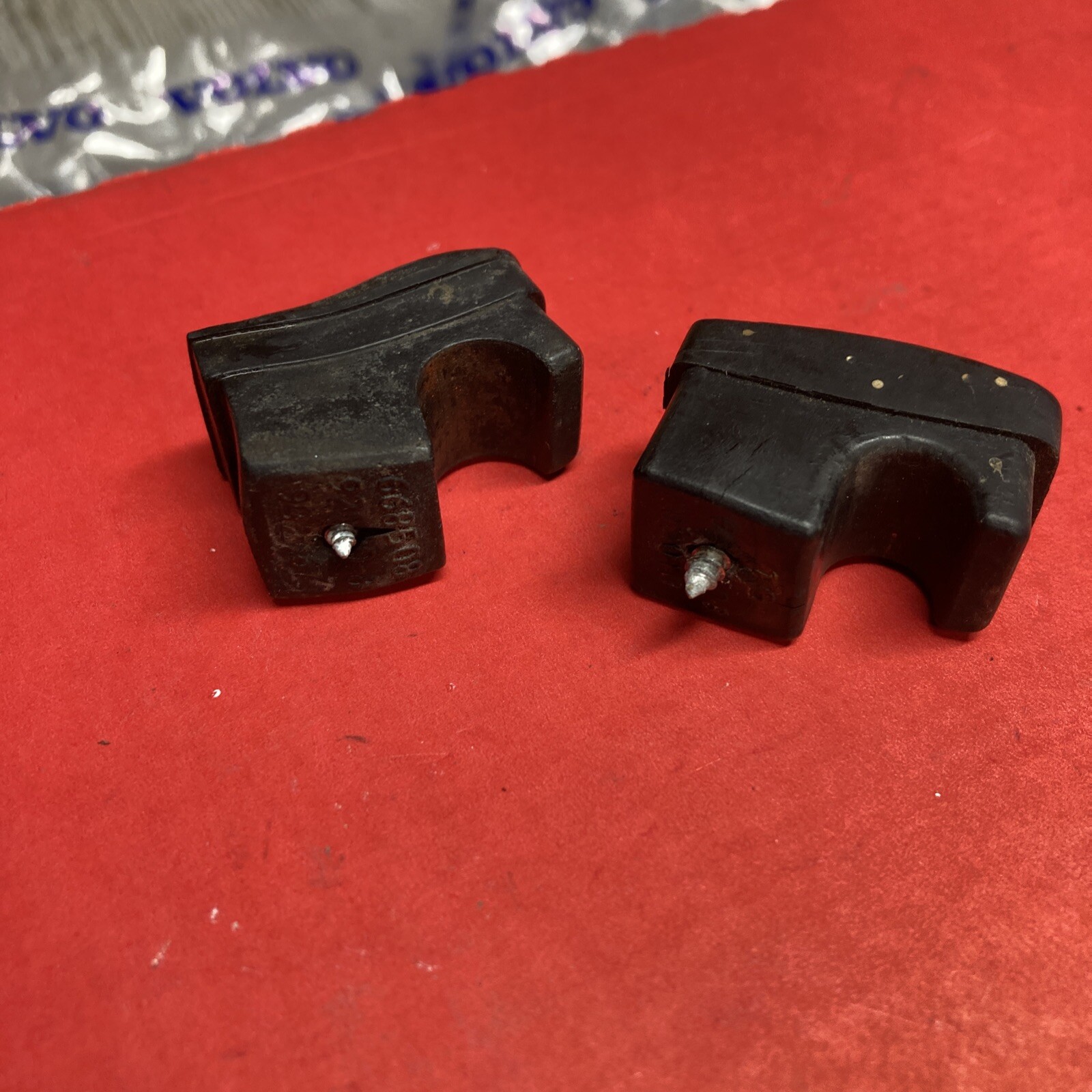 Original Rubber Mounts Volvo P1800 1800 Tool Retainer Crank 1800s ...