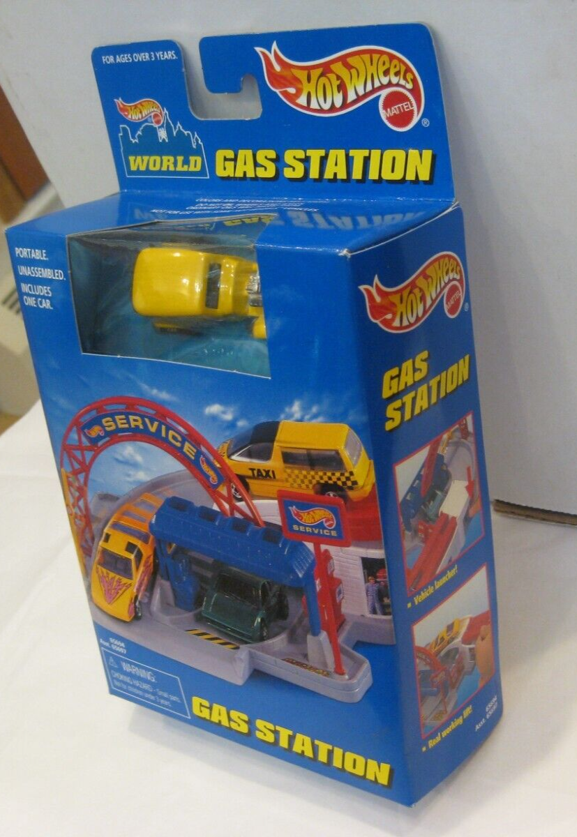 HOT WHEELS GAS STATION PLAYSET w/ EXCLUSIVE CAR~ CORVETTE ON CAR LIFT ...