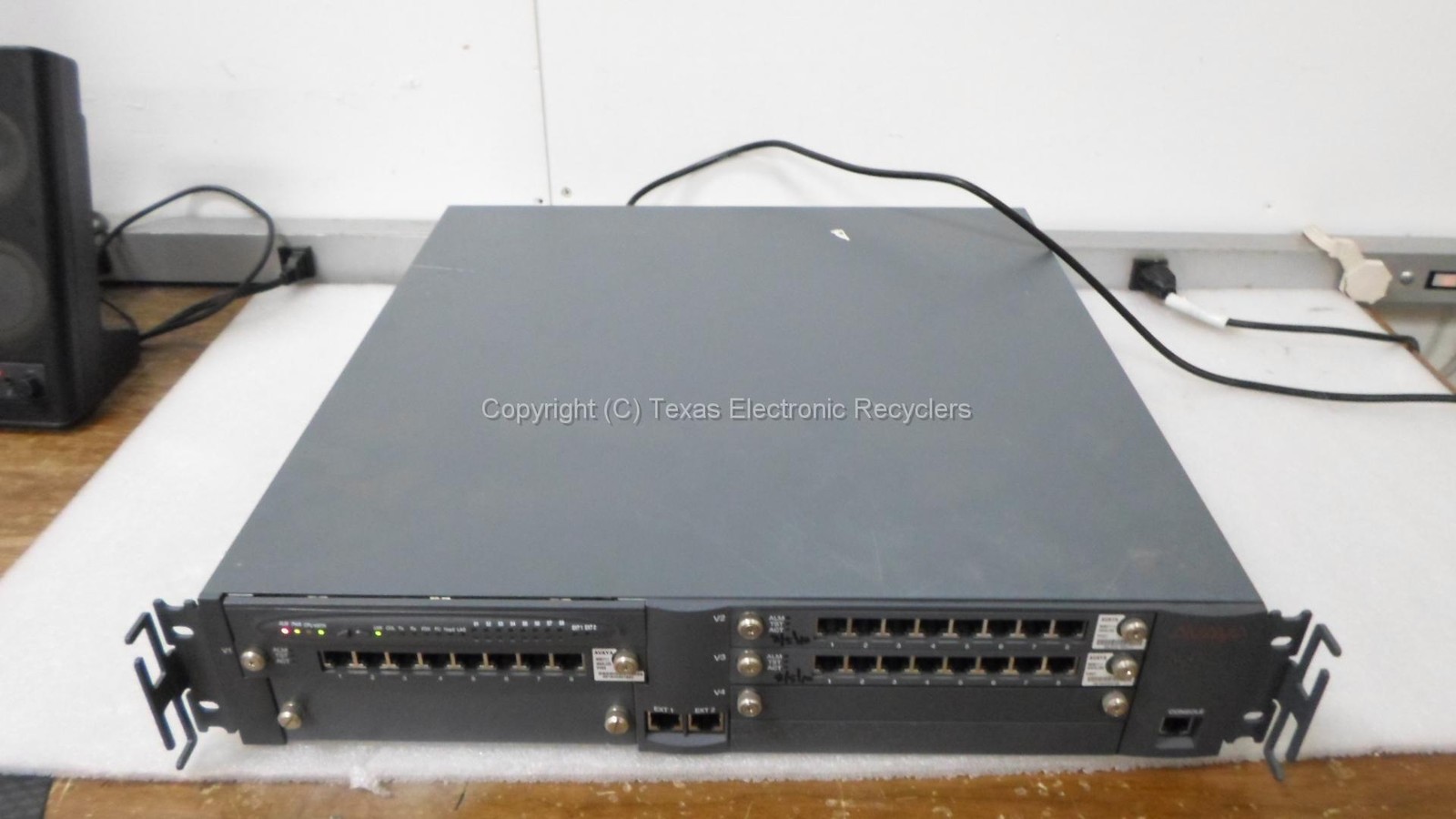 Avaya 700394984 G700 Media Gateway w/ Analog VH27 8-Port Card VH33 ...