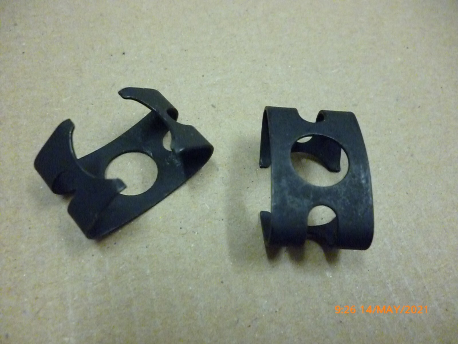 VW AUDI SEAT SKODA 2x FLEXI BRAKE HOSE RETAINING METAL SPRING CLIP ...