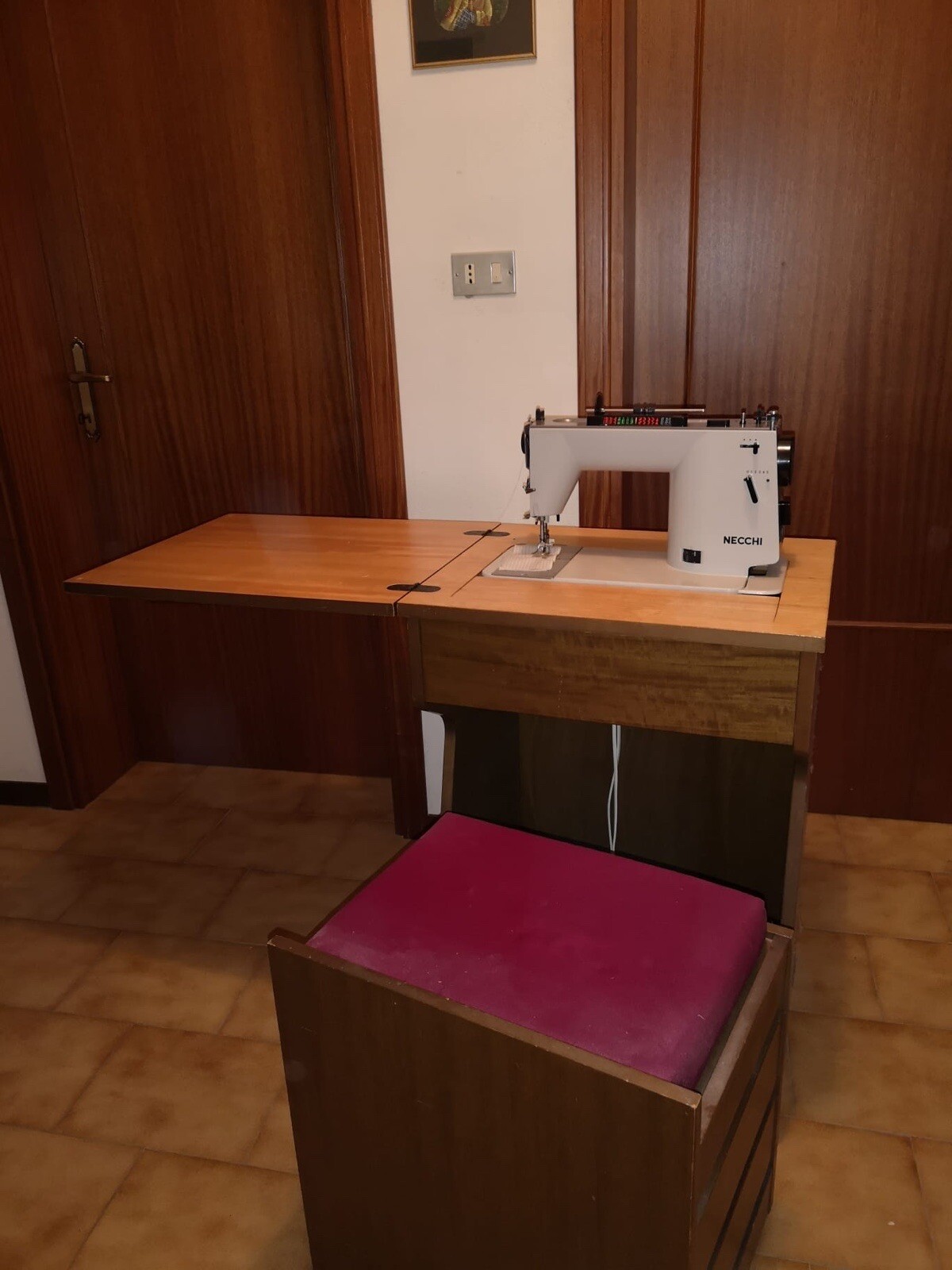 Macchina da cucire Necchi 564 completa con mobile | eBay