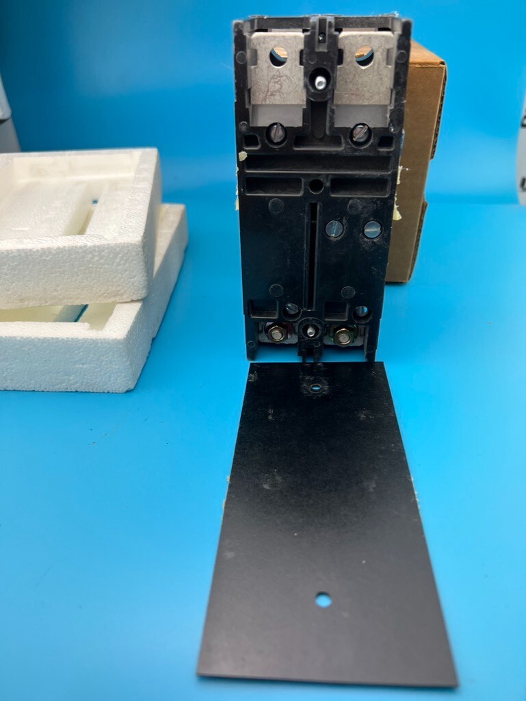 Cutler Hammer CC2200 200 Amp 2 Pole Circuit Breaker CC 240V 200A *READ ...