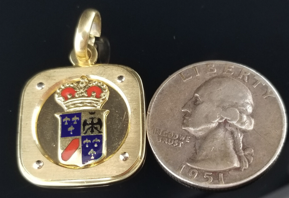 18K Gold Villa d'Este Hotel Italy Crest ENGINE TURNED Disc Charm ...