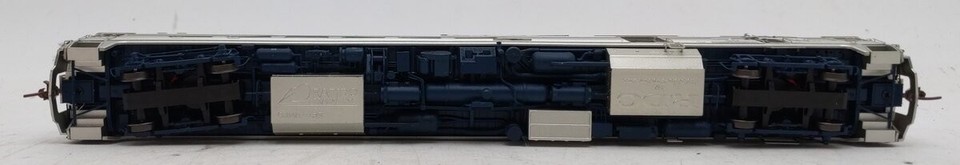 Rapido Trains 16151 HO Northern Pacific Budd RDC-3 Phase II Diesel Loco ...