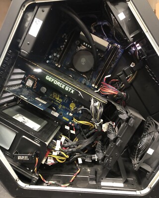 Alienware Area 51 R2 - i7- 32GB Ram - Titan X Pascal 12GB - BluRay ...