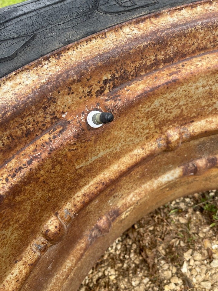 1968 Case 932 Western Special Tractor 18.4-34 Goodyear Tire 16x34 Rim ...