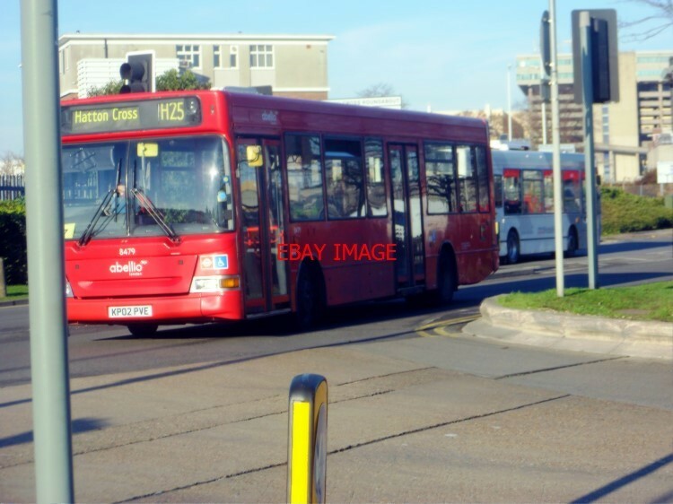 PHOTO BUS REG KP02 PVE (ROUTE H25) AT HATTON CROSS STATION BUS KP02 PVE ...