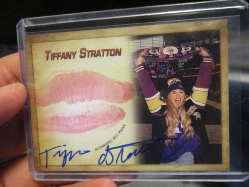 WWE COLLECTORS EXPO TIFFANY STRATTON AUTOGRAPH KISS CARD | eBay