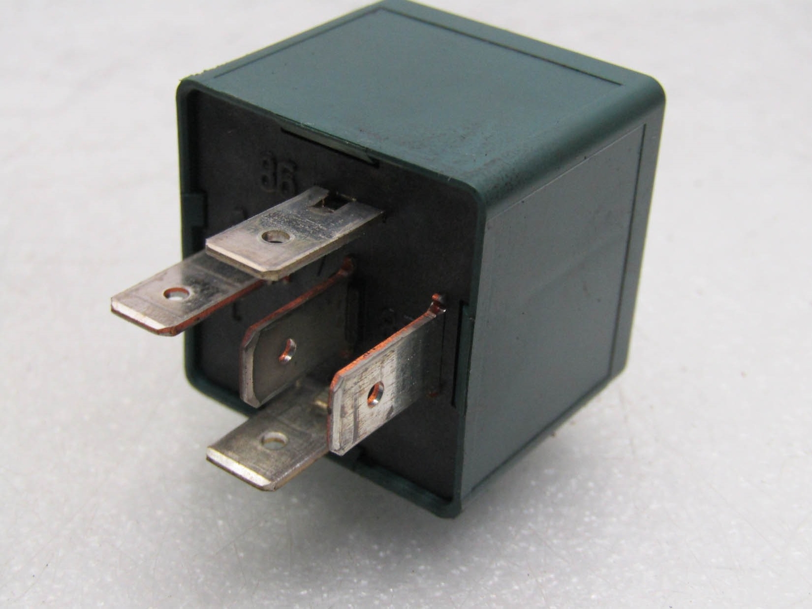 Jeep Grand Cherokee WJ 99-04 3.1 green relay siemens 04848879AA 72472M ...
