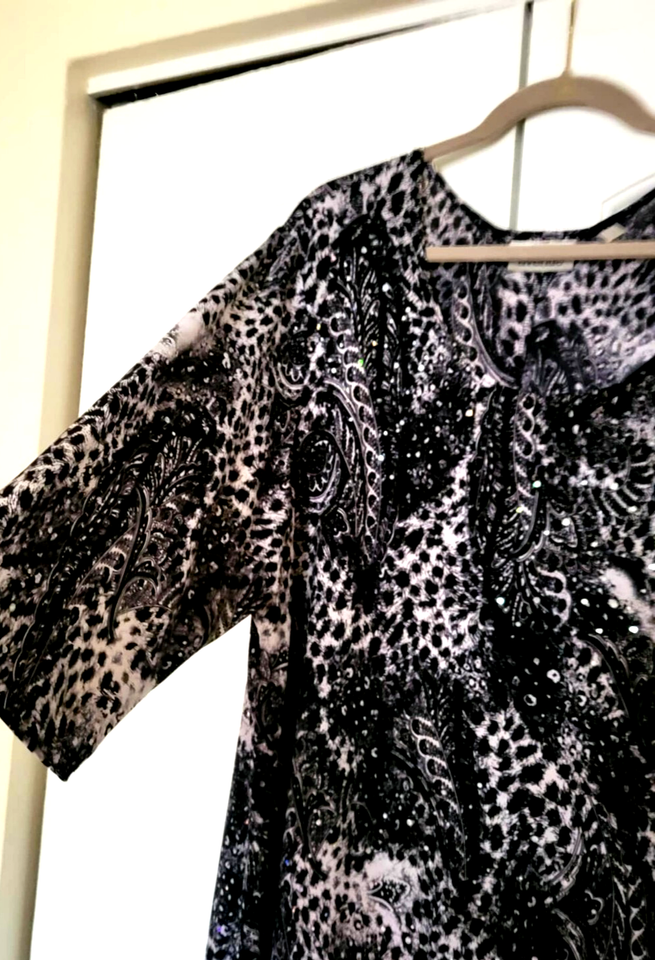 Avenue Brand Animal Print Paisley Black Sequin Design Shirt Top Size 26 ...