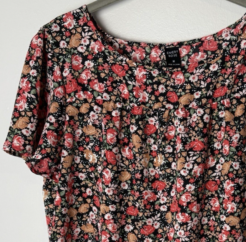 Emery Rose Blouse Size Medium Top Short Sleeves Floral Black Red Green ...
