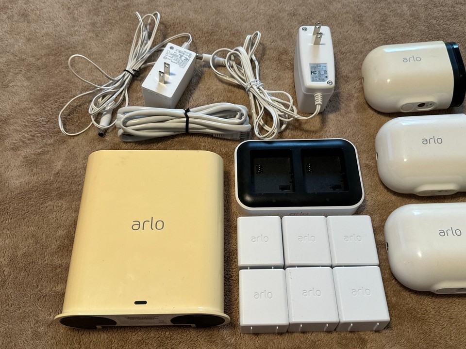 Arlo Pro 3 Security System - 6 VMC4040p Cameras, Batteries, VMB4540 ...
