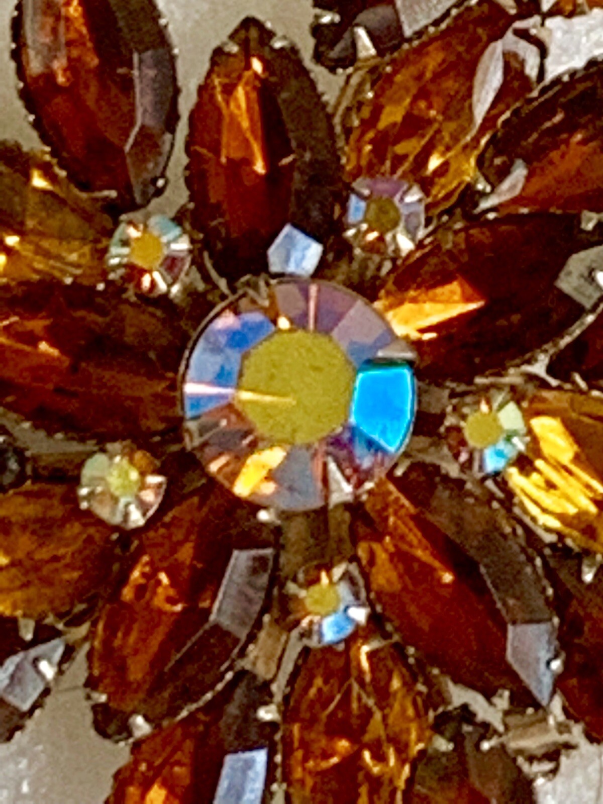 Vintage Rhinestone Brooch Beautiful Golden & Root Beer Colors Fine ...