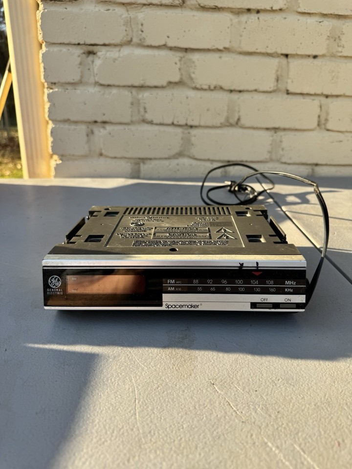 Vintage GE Spacemaker 7-4217A Under Cabinet AM/FM Clock Radio Working ...