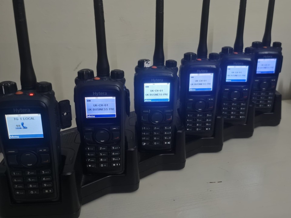 📻 Hytera PD785 & PD785G Digital Two-Way Radios – With Charger & Extra ...