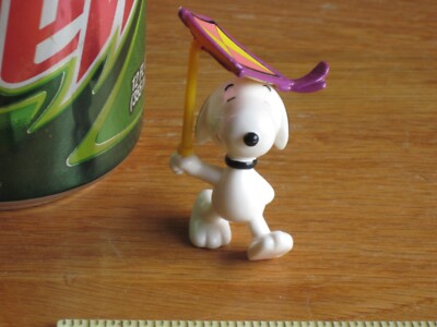 SNOOPY / PEANUTS CHRISTMAS ORNAMENT HALLMARK SNOOPY WITH KITE 2" TALL ...