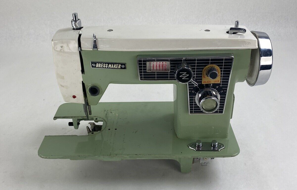 Vintage Dressmaker Sewing Machine Model Number 205 For Parts or Repair ...