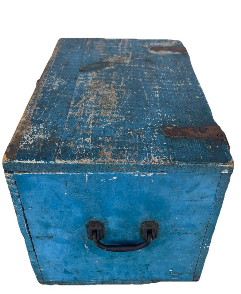 13” ANTIQUE FOLK ART PRIMITIVE LACH & HANDLED BLUE PAINTED DOCUMENT BOX ...