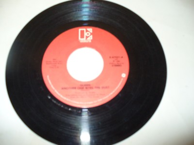 QUEEN 45 RPM "Another One Bites the Dust" "Don't Try Suicide" VG+ ...