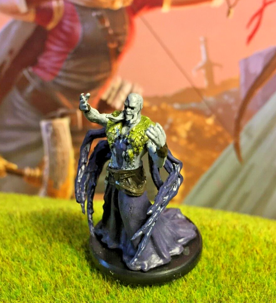 Kraken Priest D&D Miniature Dungeons Dragons Menagerie sea cleric ...