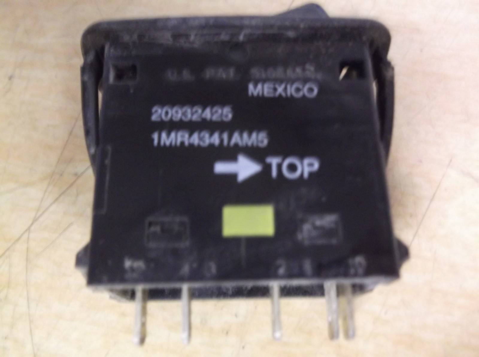 Mack Mirror Defrost Switch 20932425 1MR4341AM5 *FREE SHIPPING* | eBay