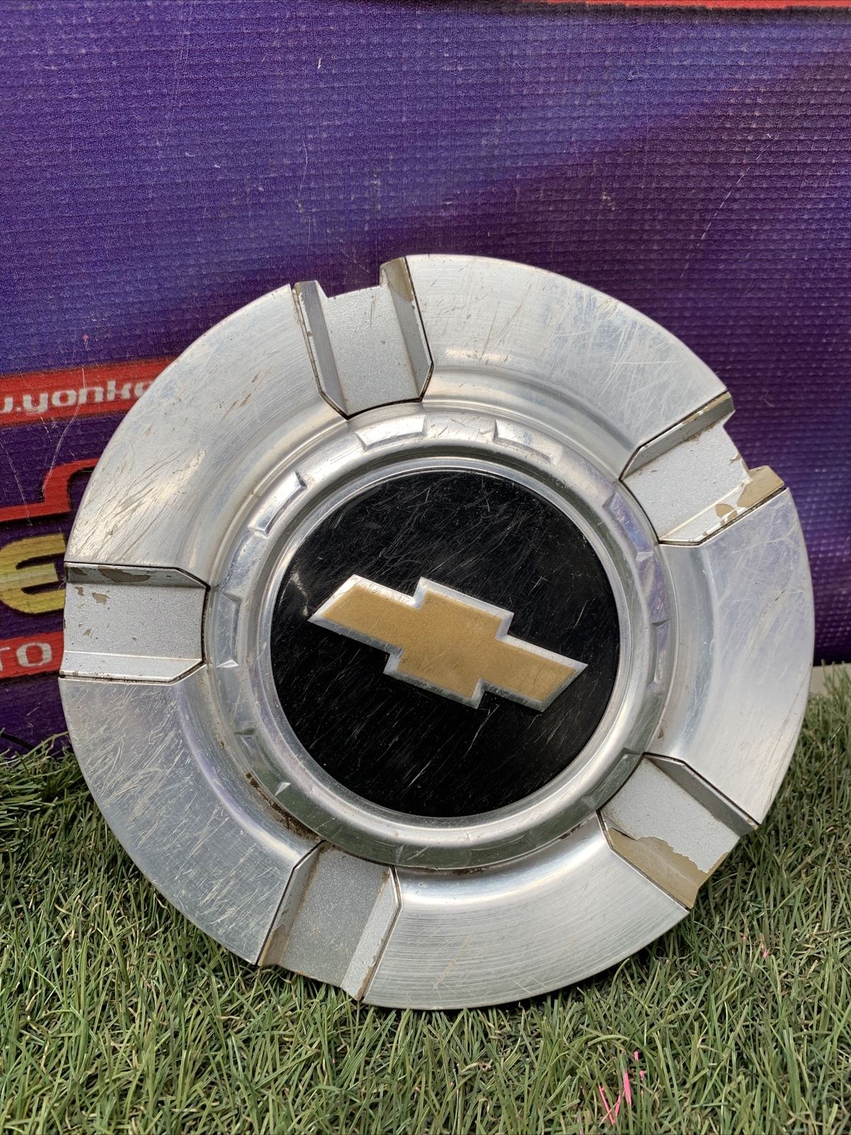 2007-2011 Chevrolet Tahoe Silverado Avalanche Suburban OEM Center Cap P ...