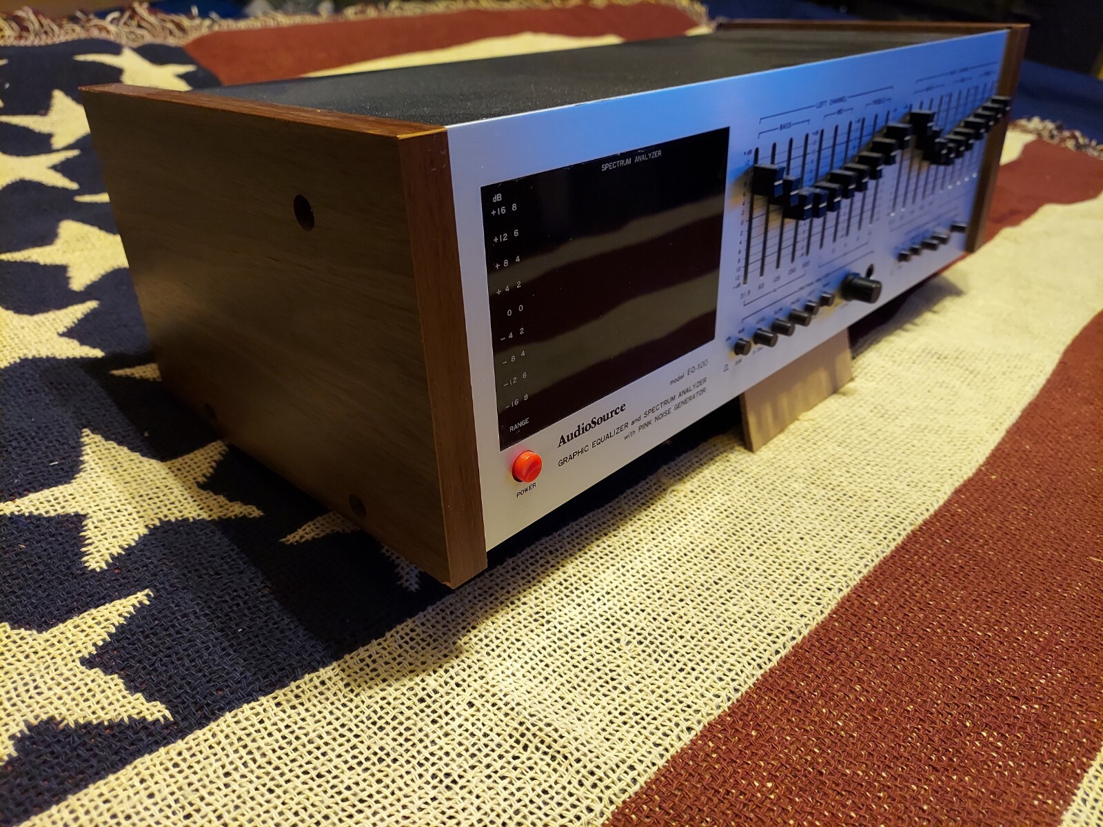 A Nice AudioSource Model EQ-100 Graphic Equalizer Silver Face Wood EQ ...
