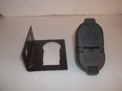 2014-24 Chevrolet Silverado OEM Trailer plug 7-Blade & 4-Flat w/brkt ...