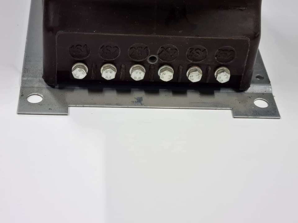 Schneider Electric Current Transformer AR01a/N3 7.2/20/60 kV by Dhl ...