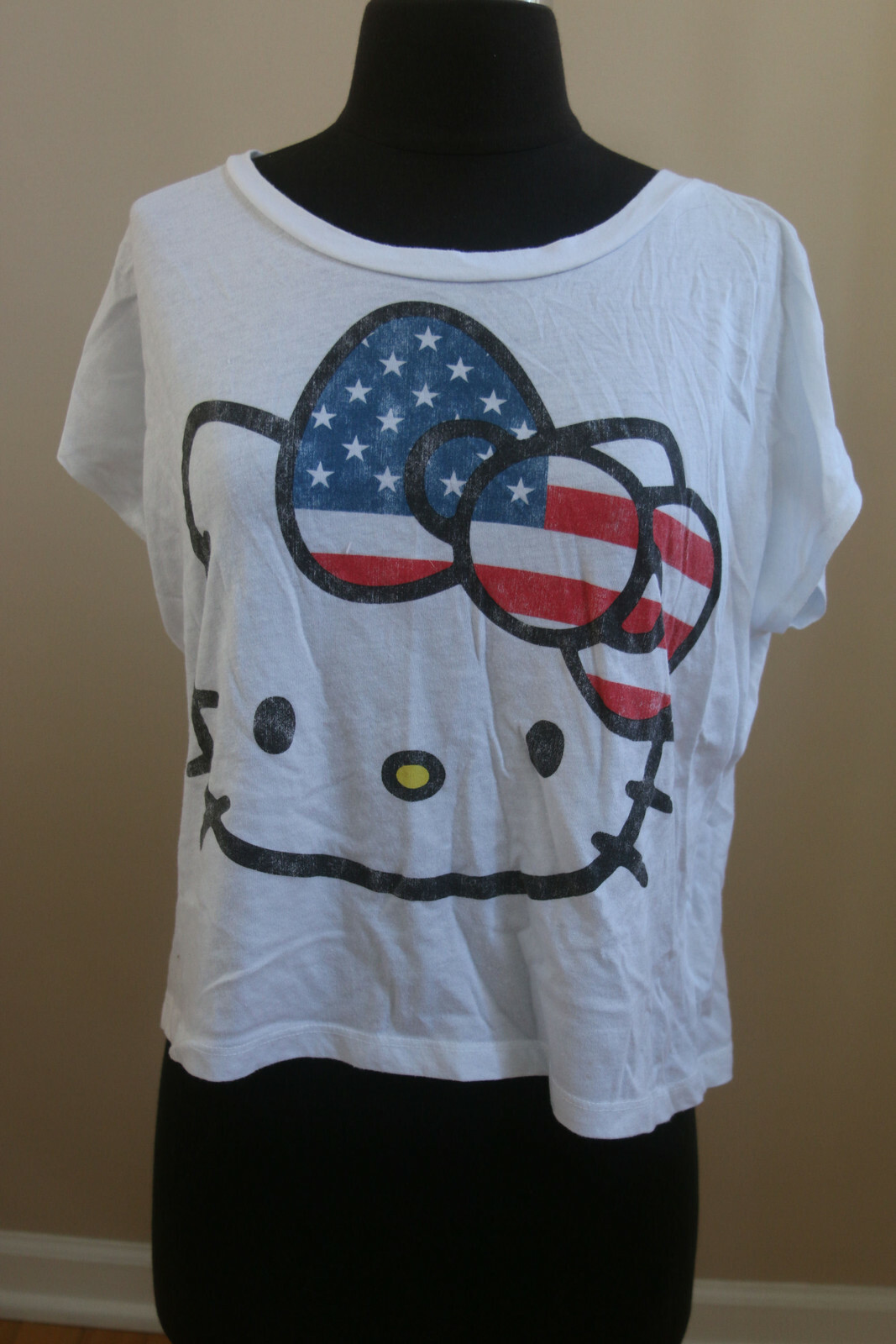 JUNIORS * MIGHTY FINE * HELLO KITTY * BY SANRIO TEE /… - Gem