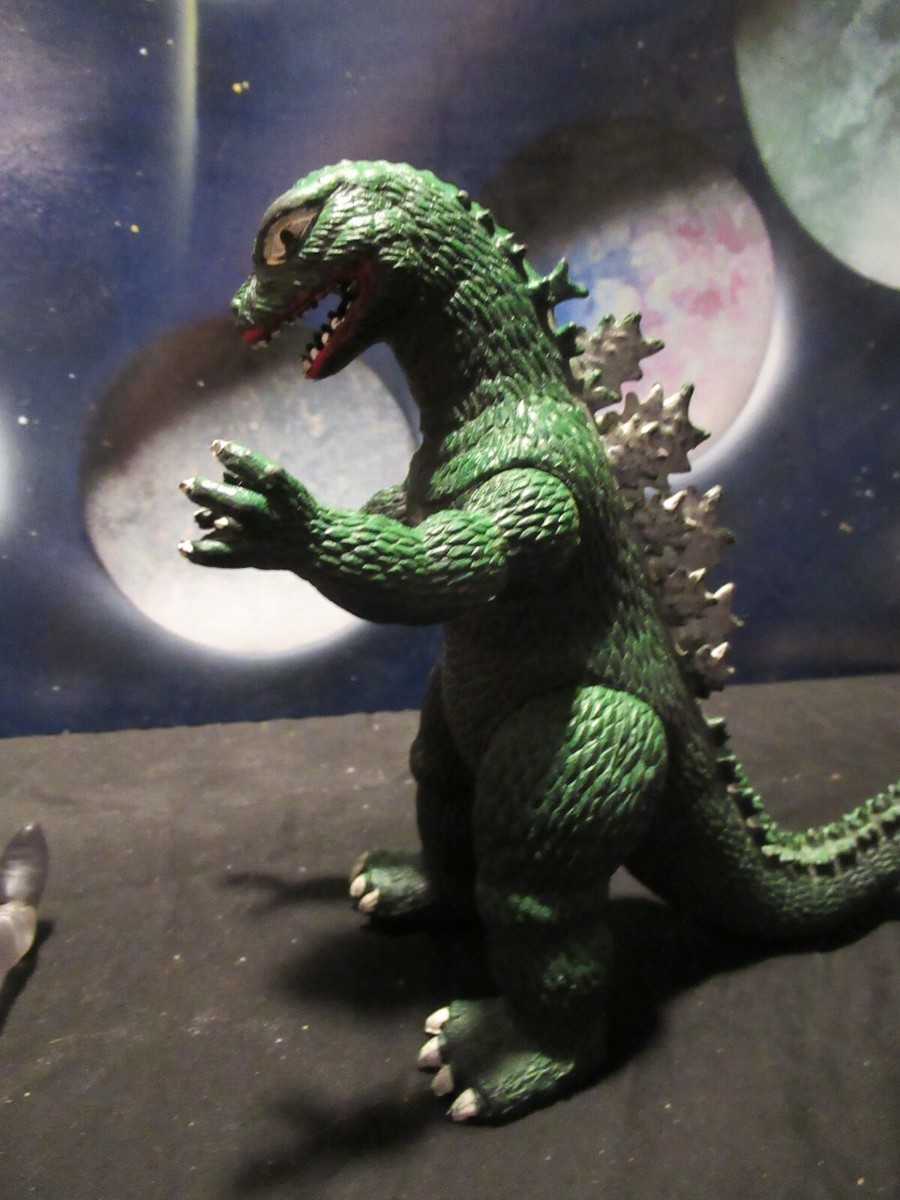 Godzilla 1985 Toys Full Body Shots And Head Shots Of The Awesome MM28