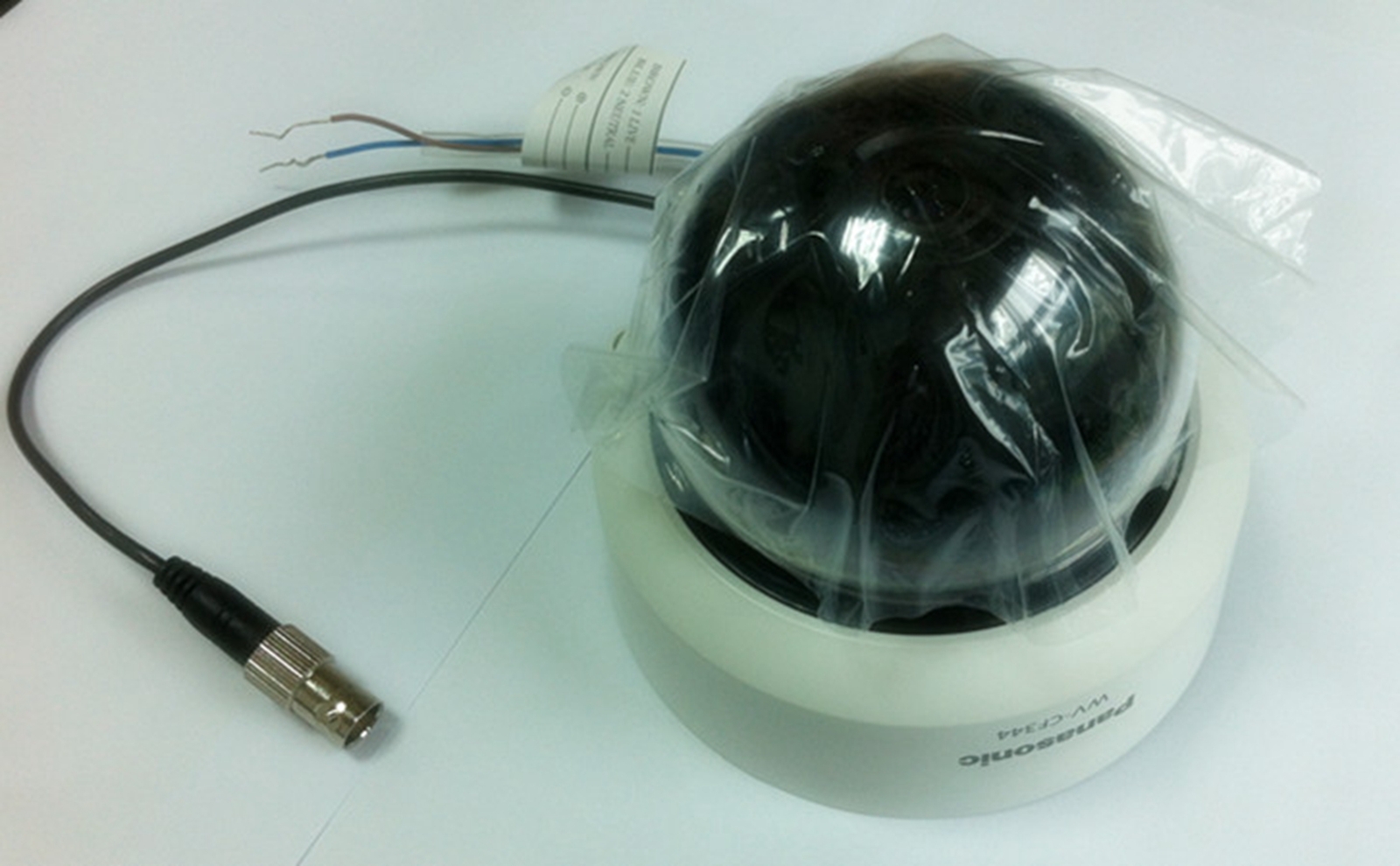 Wide dynamic 700 line color to black hemisphere camera WV-CF724CH ...