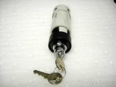 New Killark 2-Position Push Button Operator Switch, 8003/48, Keyed 30.5 ...