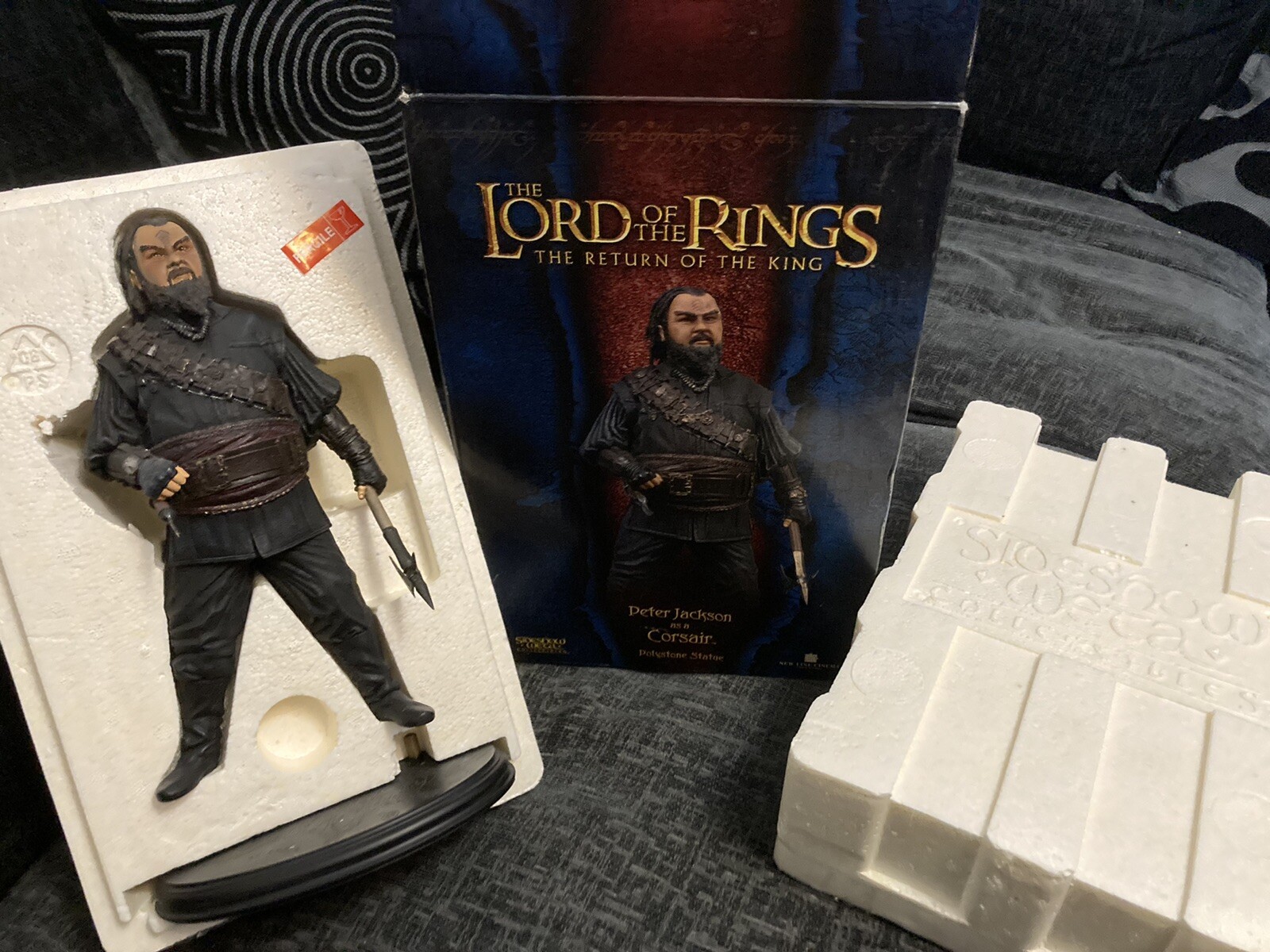 Sideshow Weta Lord of The Rings Peter Jackson Corsair Statue for sale ...