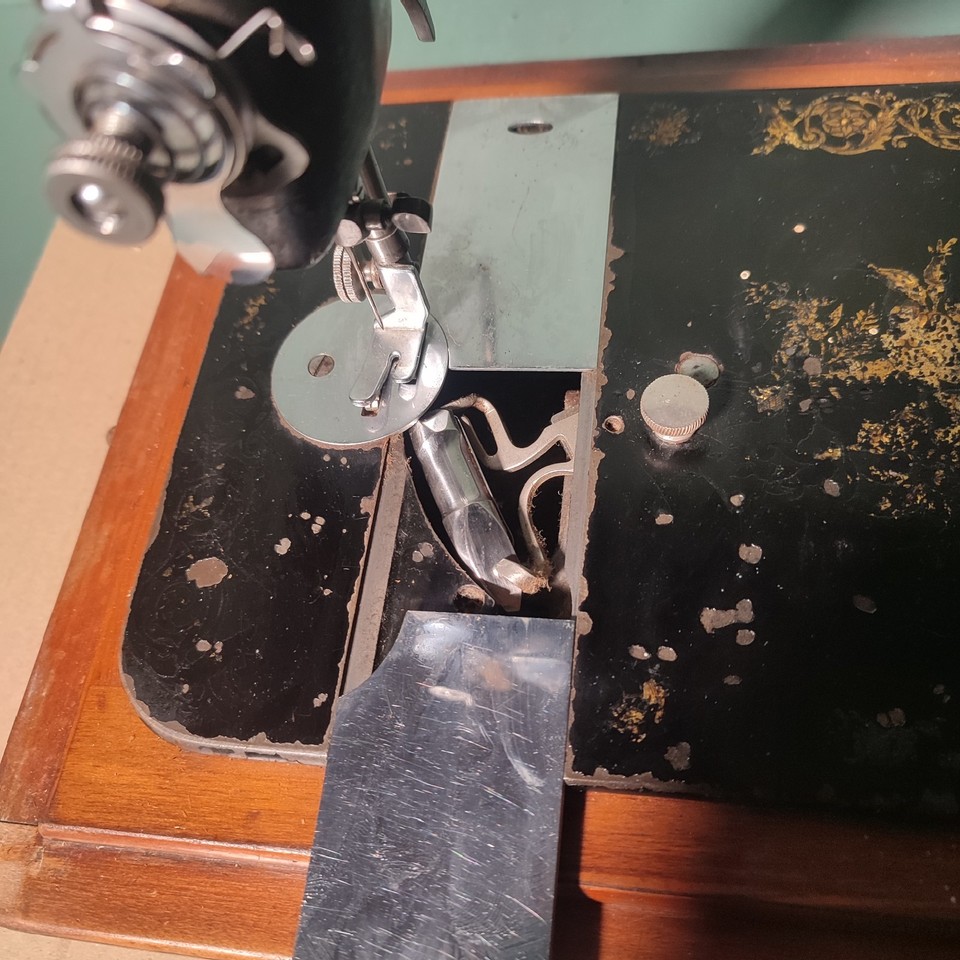 Singer Hand Crank Sewing Machine Very Old Model Working With Wooden ...