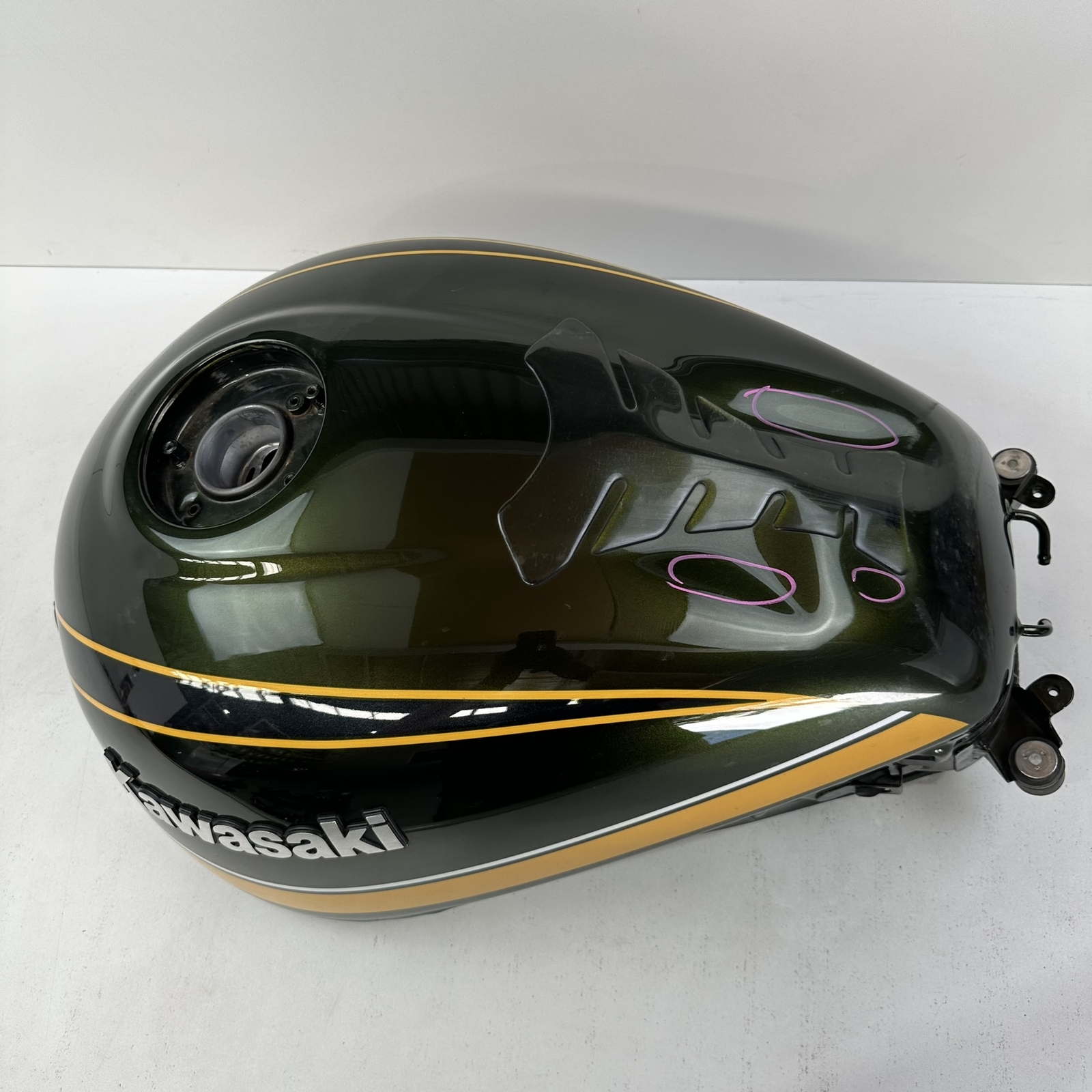 Kawasaki Z900RS Z900 2020 Fuel tank 510905200J01 | eBay