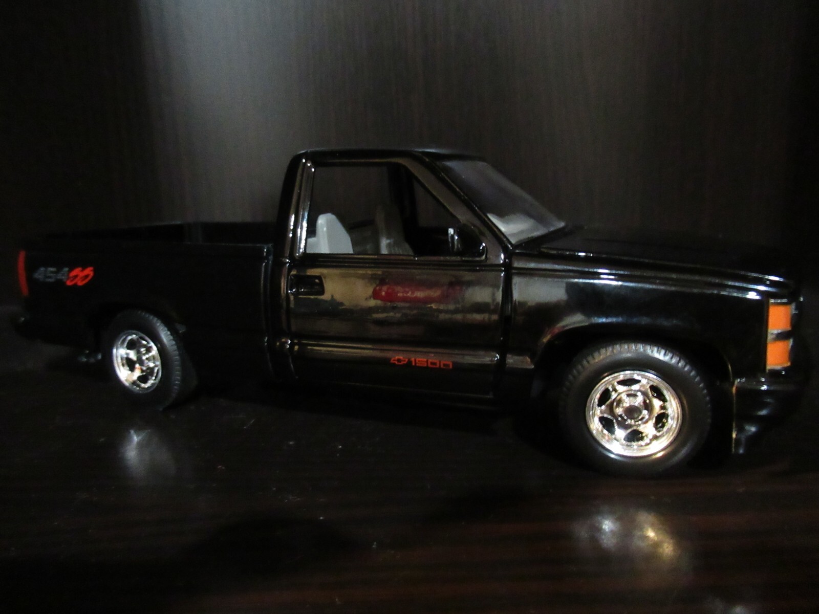 Motormax 1/24 Scale Diecast Truck OBS Chevrolet Silverado C 1500 454SS ...
