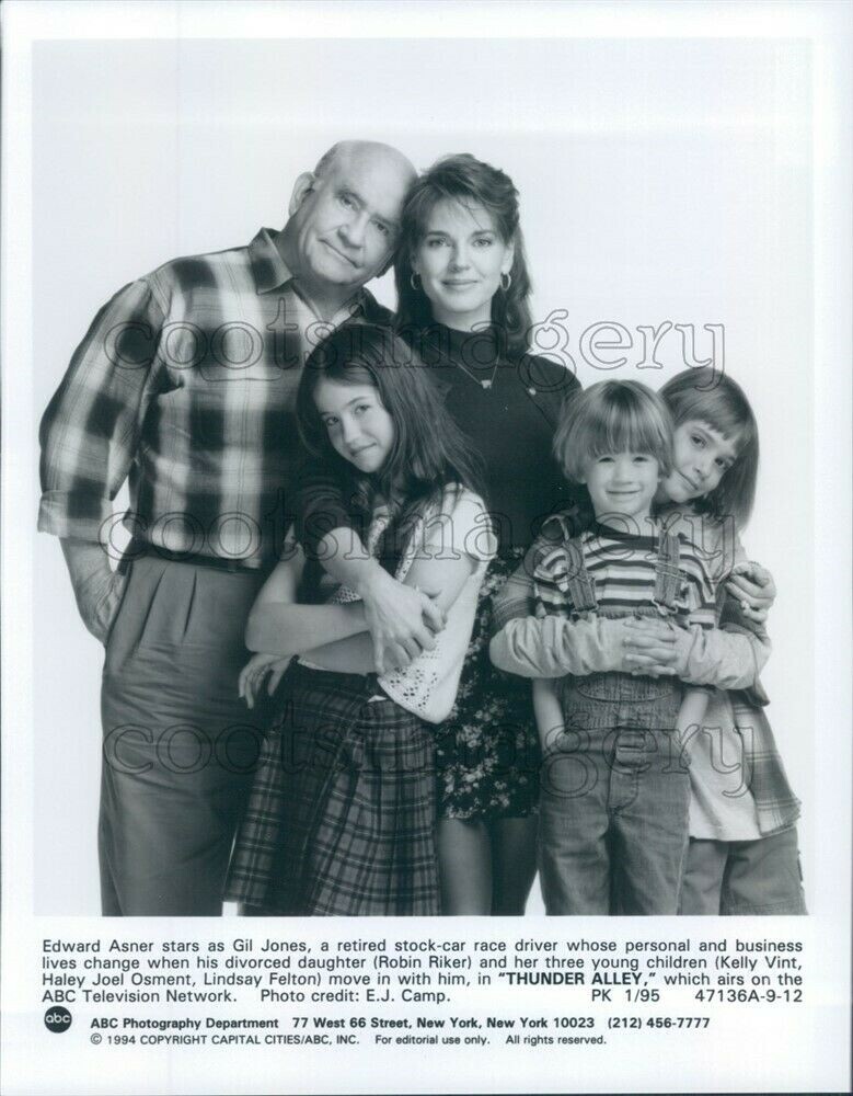 1994 Press Photo Primary Cast of Thunder Alley TV Show Asner Riker ...