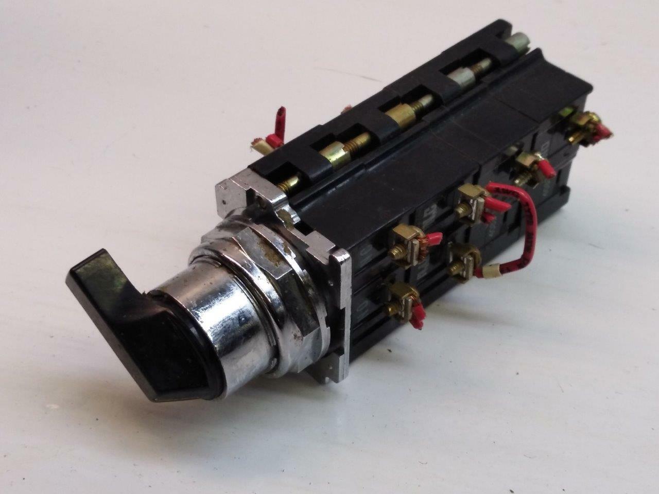 Cutler Hammer Selector Turn Knob w/ 4 Cutler Hammer 10250T1 Eaton ...