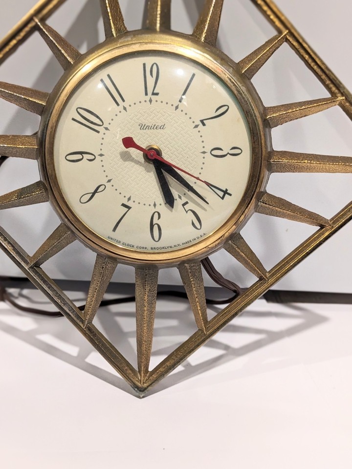 Vintage United Wall Clock Electric Mid Century Starburst Gold-Finished ...