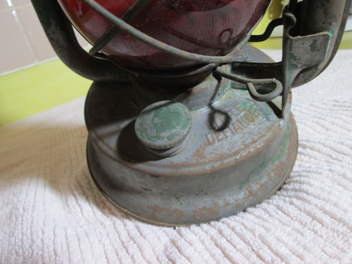 VINTAGE EMBURY NO 1 Little Defiance No. 10 Red Globe LANTERN VINTAGE EMBURY NO 1 Little Defiance No. 10 Red Globe LANTERN