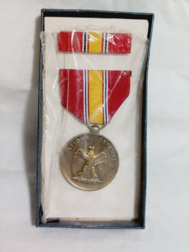 Vintage 70s Vietnam Era USMC Marine Corps National Defense Medal Ribbon ...