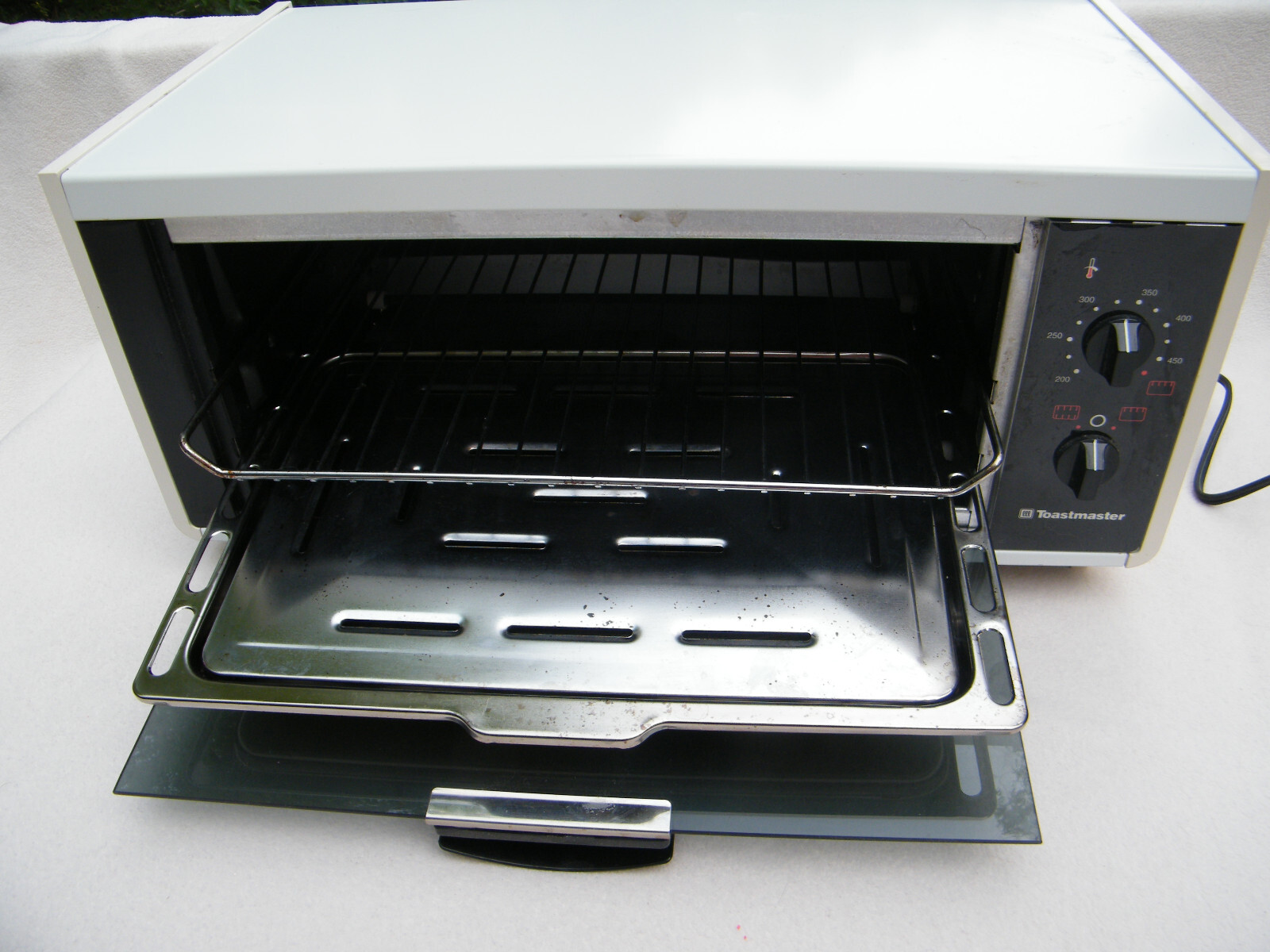 Toastmaster Countertop Oven Model 5268C with Broiler Pan/Tray & Rack | eBay