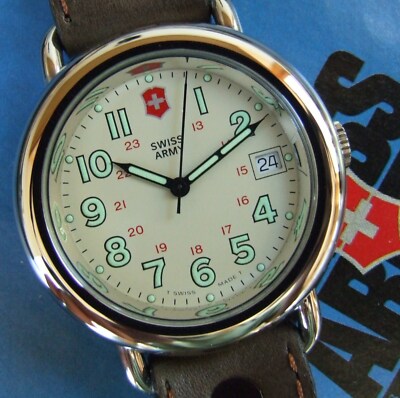 NOS SWISS ARMY~Men CAVALRY Watch~Rare Marlboro COUNTRY Store~MINT ...