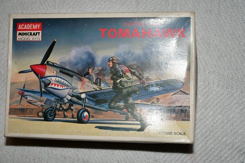 P-40B Tomahawk Flying Tigers 1:72 Scale Academy Plastic Model New In ...