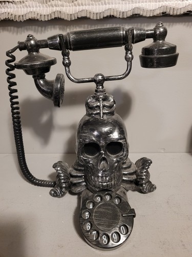 Gemmy Haunted Halloween Skull Talking Telephone With Spinning Red Eyes ...