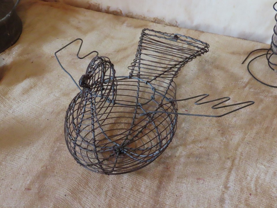 Vintage Hen Chicken Shaped Wire Mesh Egg Basket Wire Wings Farmhouse ...