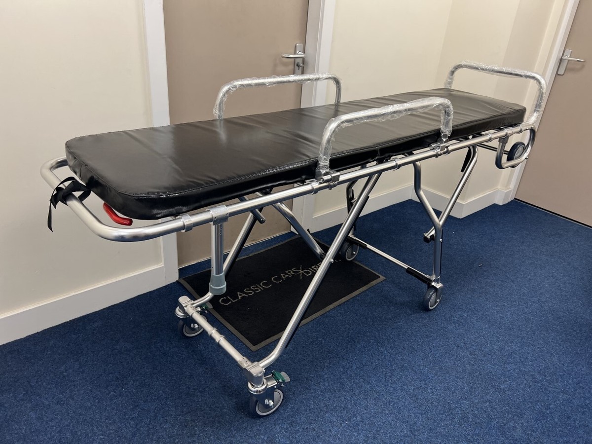 Ambulance Stretcher Man Chemical Protective Suit With Ambulance